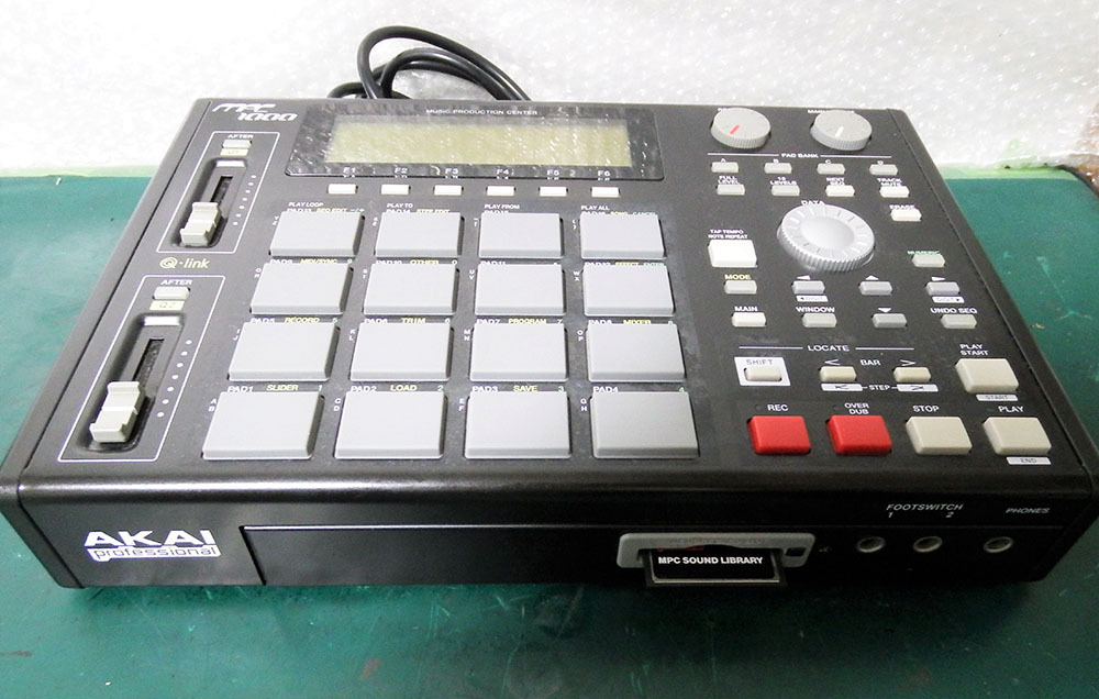 【傷や汚れあり】 MIDI Production Center AKAI MPC1000 アカイ サンプラー リズムマシン ...