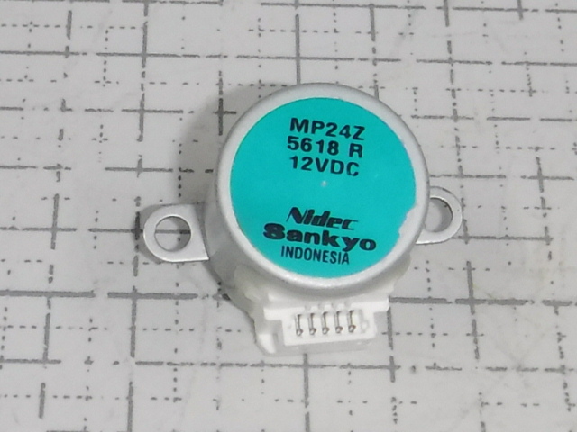 送料込み Nidec SANKYO ACシンクロナスモーター M2AA24ZC31 CW AC100V 50Hz 2.5rmin 3W ...