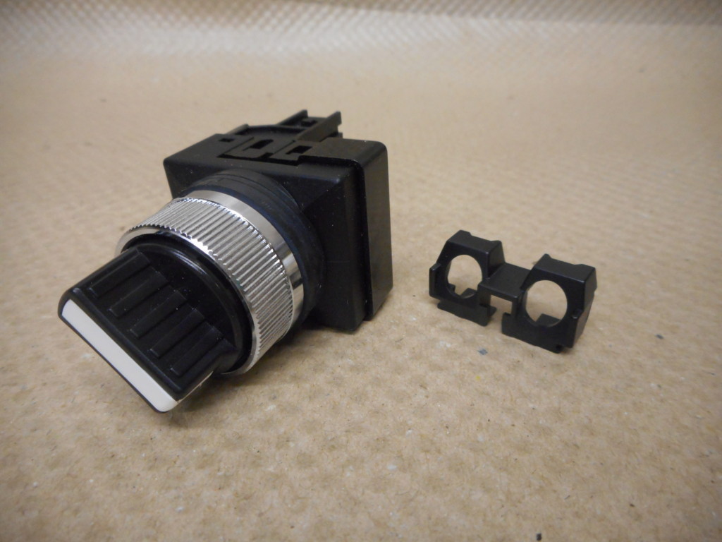 【未使用】【14個セット】 春日電機 コントロールスイッチ (セレクタスイッチ) BN22 P210B φ22mm 1a セレクタースイッチの ...