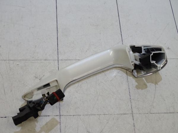 【目立った傷や汚れなし】J4944vc ベンツ純正 左ドアアウターハンドルASSY タッチセンサー付 W176/w246/W204/C117 ...