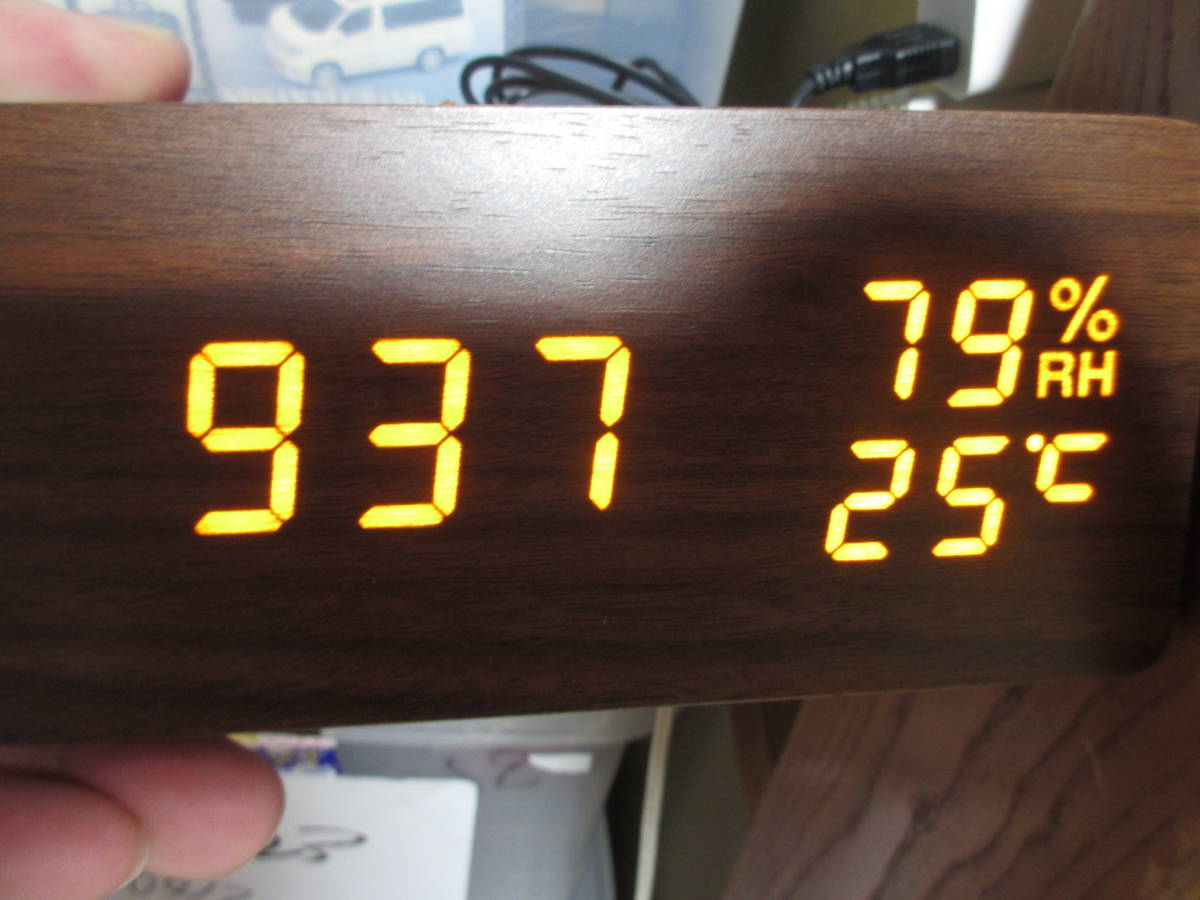【未使用】0730 Qansi Wooden clock デジタル目覚まし時計 木目調 ブラウン 取説日本語あり 絶版品 通電確認済 未使用 ...