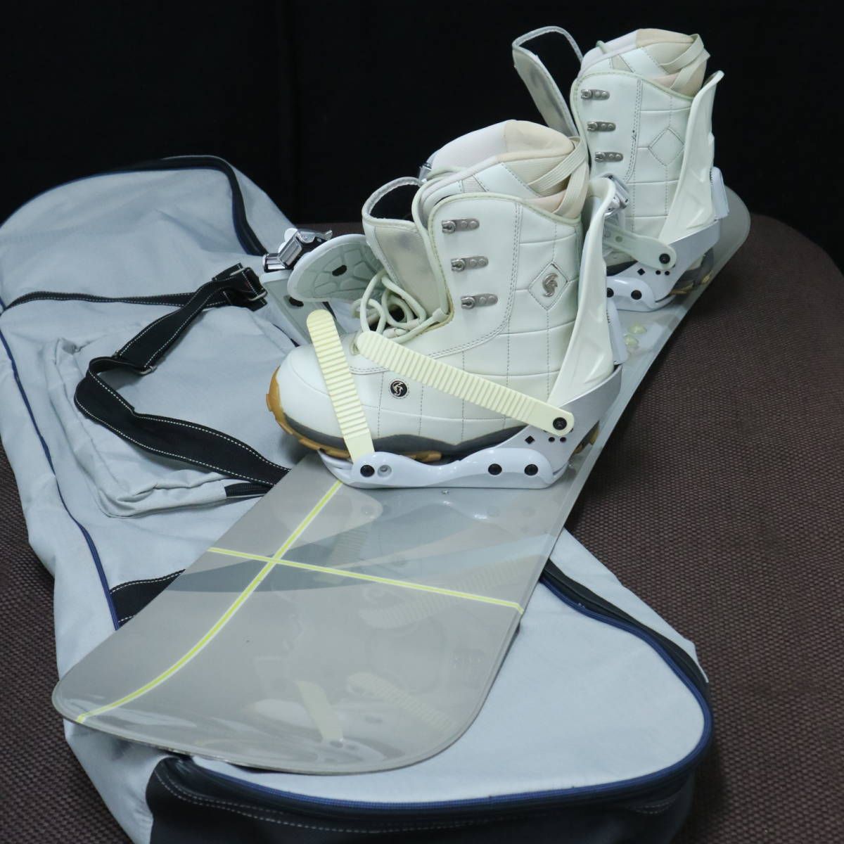 【やや傷や汚れあり】あ=B3280-30 Fari スノーボード 156cm カバー付き シューズ Fari 26.0cmの落札情報詳細 - ヤフオク落札価格検索 オークフリー