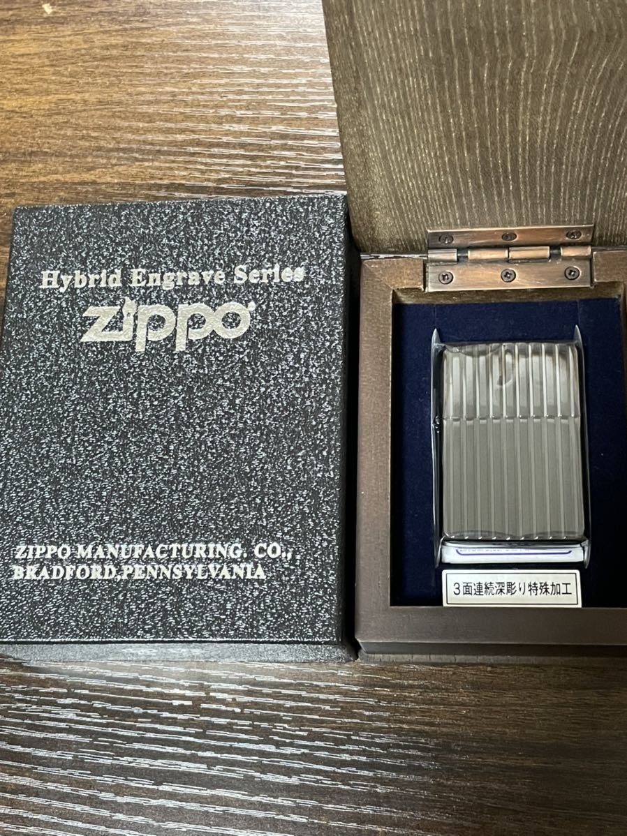 【未使用】zippo アーマー 3面連続深彫り特殊加工 Heavy Wall Armor Case 2005年製 初期型 Hybrid Engrave Series 専用ウッドケース 保証書の ...
