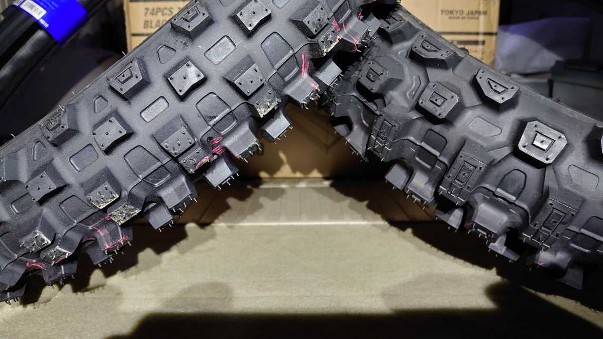 【未使用】BRIDGESTONE BATTLECROSS X31前後 MXタイヤ 中間路面用 2022年製造 の落札情報詳細| ヤフオク落札 ...