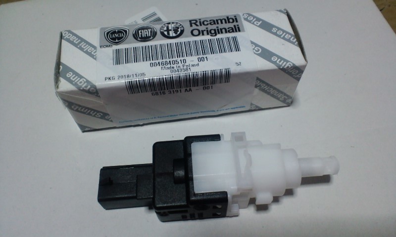 【未使用】フィアット純正 FIAT 500 500C アバルト ABARTH 595 695 312型 ブレーキランプ スイッチ ...