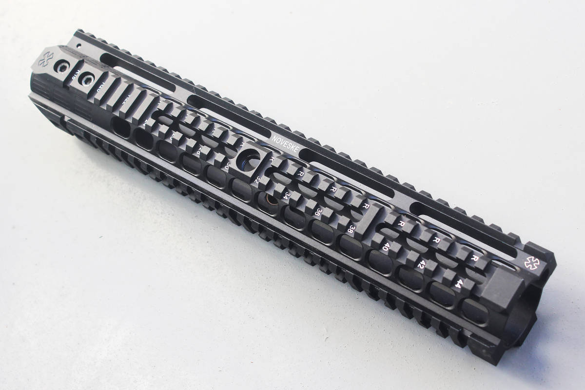 【目立った傷や汚れなし】 【格安出品】 NOVESKE N4フリーフロート 12インチ オープントップ RASハンドガード サバゲー アルミ ...