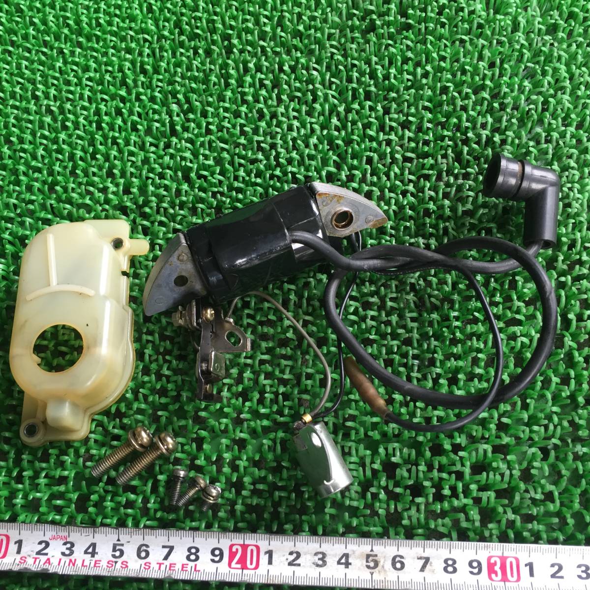 【傷や汚れあり】ロビン 点火コイル EY18-3B コンタクトブレーカー コンデンサー イグニッションコイル ポイント式 ガソリンエンジン ...