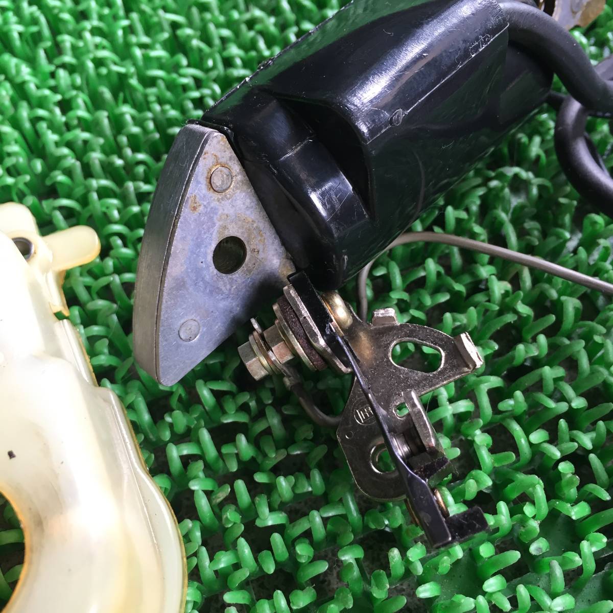 【傷や汚れあり】ロビン 点火コイル EY18-3B コンタクトブレーカー コンデンサー イグニッションコイル ポイント式 ガソリンエンジン ...