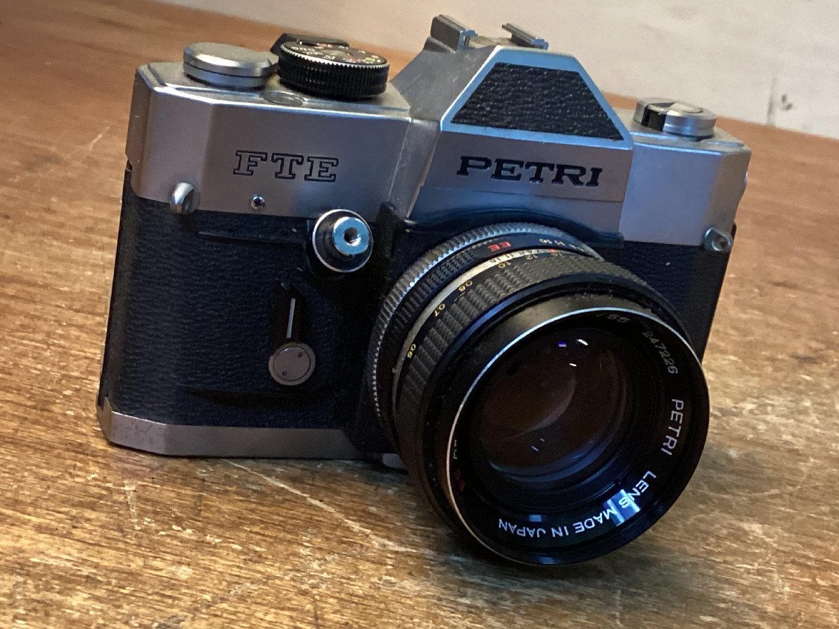 【全体的に状態が悪い】CC-9156 送料無料 PETRI CAMERA FTE EE Auto ペトリ 1:1.7/55 カメラ 900g ...