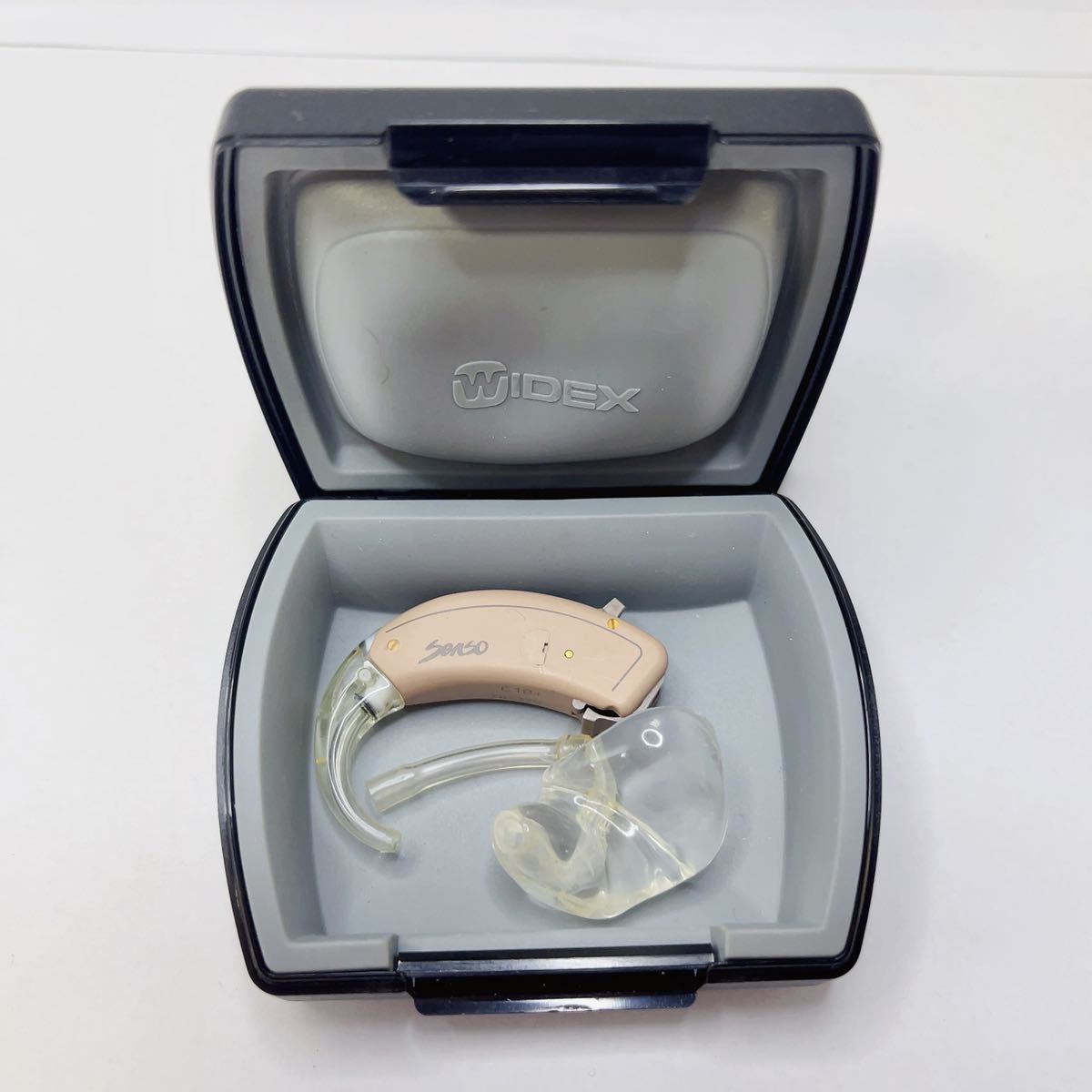 【目立った傷や汚れなし】美品! WIDEX ワイデックス Cクラス C18＋ 耳かけ型補聴器 SENSO 専用ケース付き 詳細不明 現状渡し ...