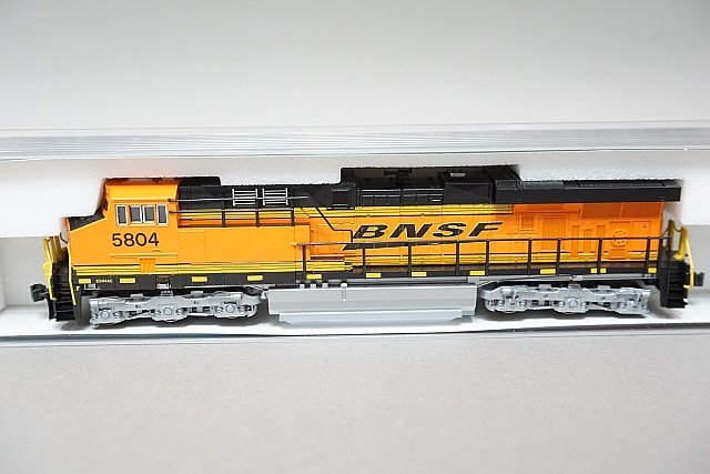 【やや傷や汚れあり】KATO カトー Nゲージ GE ES44AC GEVO BNSF #5804 ディーゼル機関車 176-8905の落札 ...