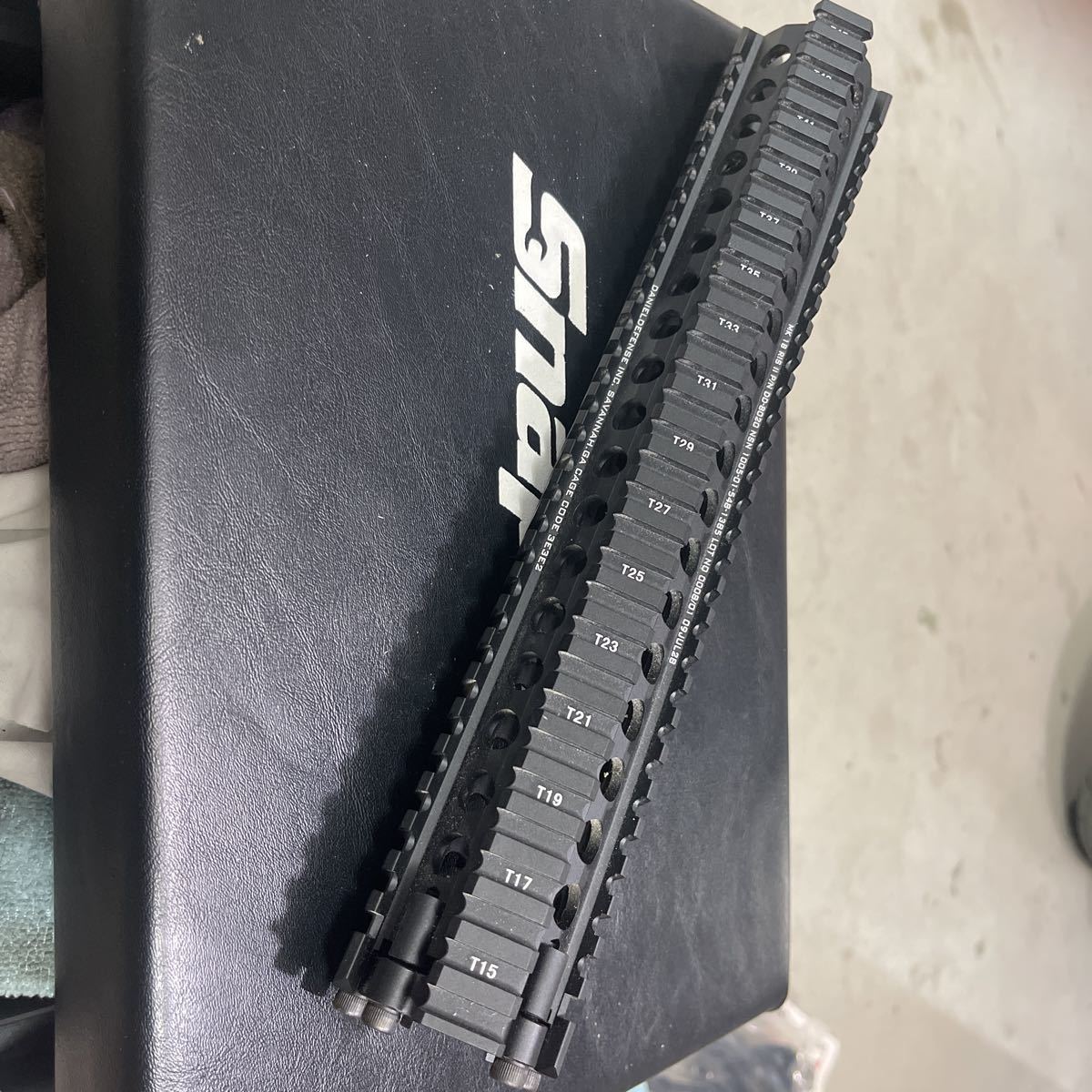 【未使用】★マルイ&インチ ネジ 対応★ M4用 NOVESKE タイプ ハンドガード 7インチ M-LOK ( NSR RAS RAIL ...