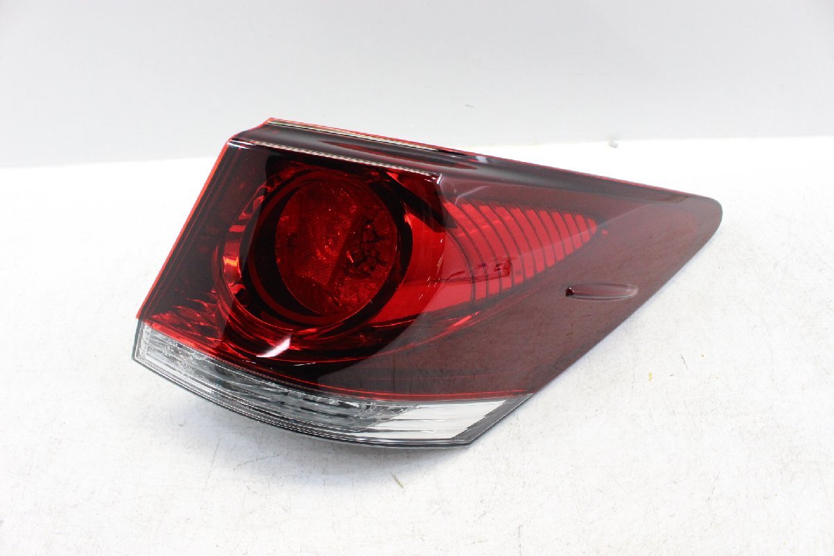 【目立った傷や汚れなし】美品 破損無 クラウン アスリート Grs210 前期 Led テールライト テール 右 右側 スタンレー 30