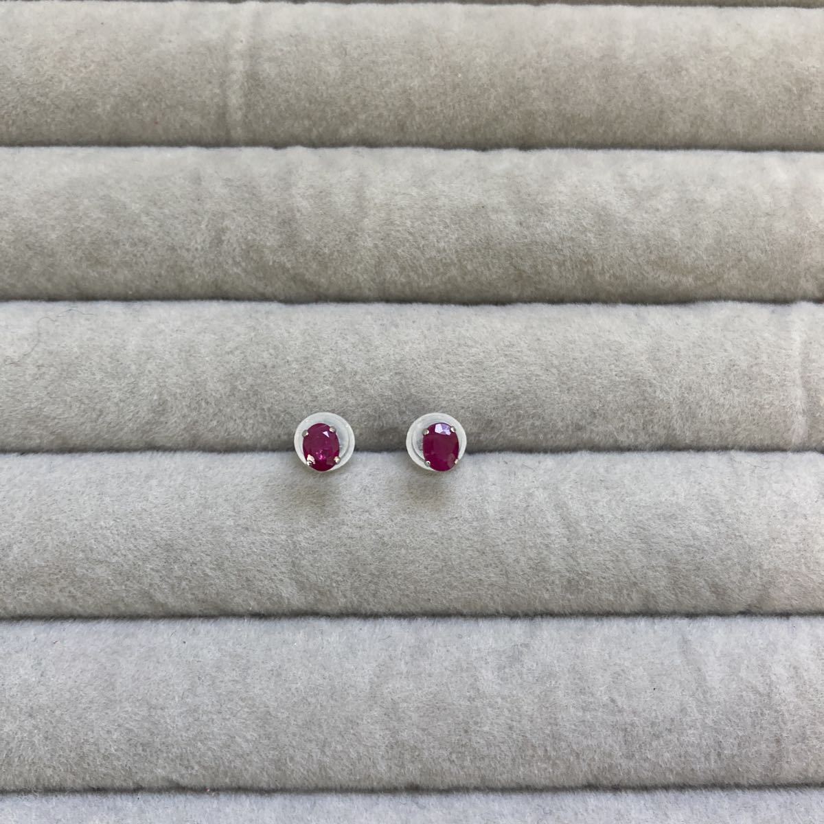 【目立った傷や汚れなし】K14WG ルビーピアス ホワイトゴールドの落札情報詳細 - Yahoo!オークション落札価格検索 オークフリー