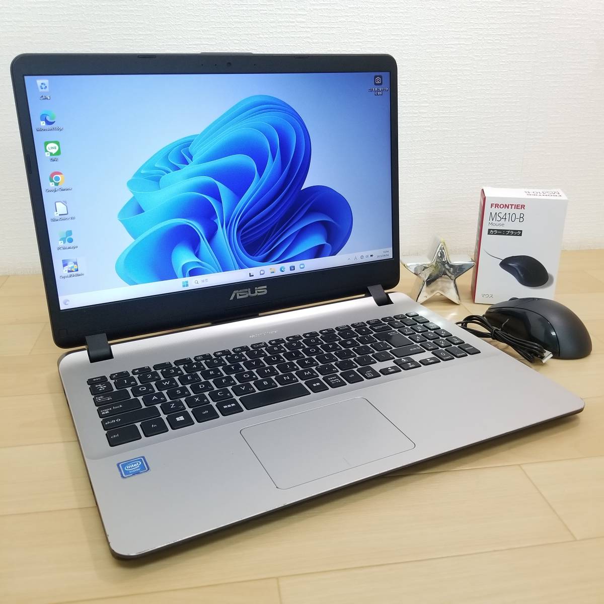 【やや傷や汚れあり】美品/即決特典付!新品SSD搭載/Webカメラ/長時間バッテリー/Office/スピード出荷/Win11/即使用可ノート ...