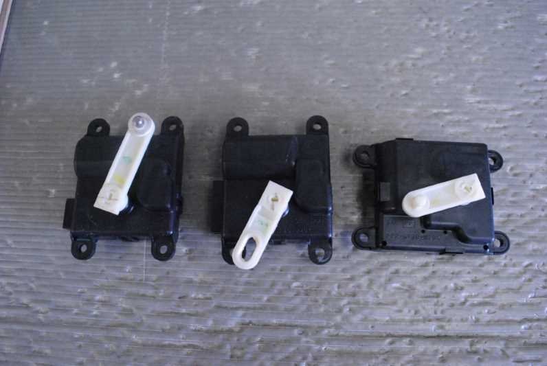 【やや傷や汚れあり】ライフ F 4WD 後期(JB6 JB5) 純正 動作保証 エアコンサーボモーター 3個セット A24820A2400002 A24840A2400002 ...