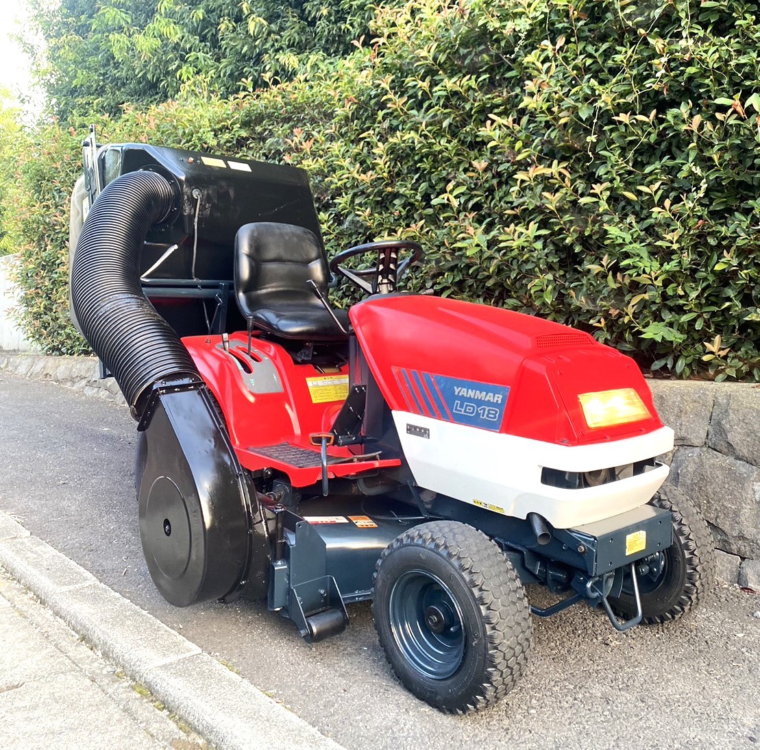 【目立った傷や汚れなし】ヤンマー,YANMAR LD18：自走草刈機, 3連モア ロータリーモア, ヤンマーディーゼル エンジン 3TNE68 ...