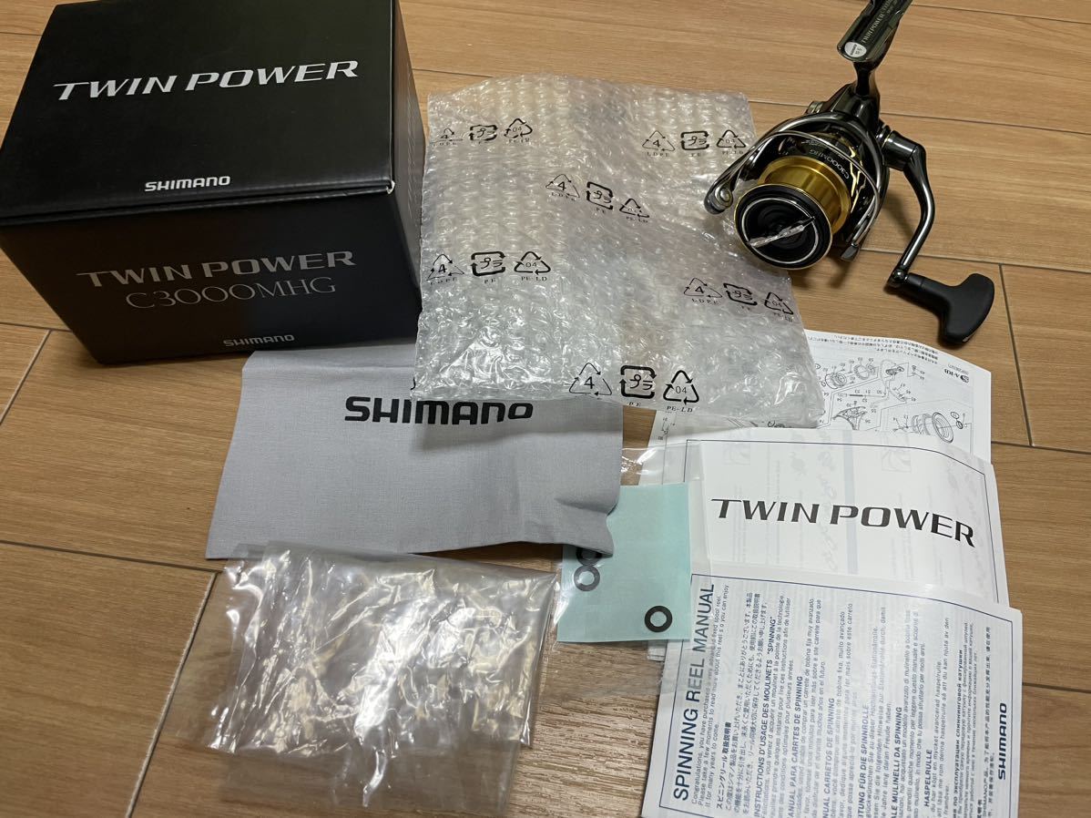 【未使用】シマノ SHIMANO TWINPOWER シマノツインパワー C3000MHG 新品 未使用 スピニングリール 20ツインパワー ...