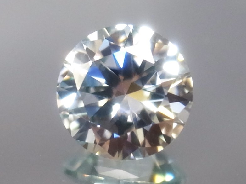 【未使用】0.91ct a 新品・希少石・地球上で天然ダイアモンドの次に硬い石 モース硬度9.5 合成モアッサナイトの落札情報詳細 - ヤフオク落札価格検索 オークフリー