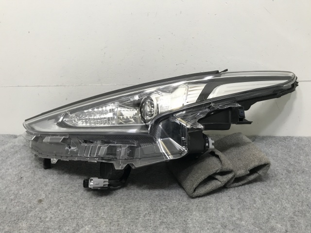 【傷や汚れあり】エスティマ/4型/最終型 50系/ACR50W/ACR55W/GSR50W/GSR55W/AHR20W 純正 後期 左 ヘッドライト LED レベ KOITO 28-236 ...