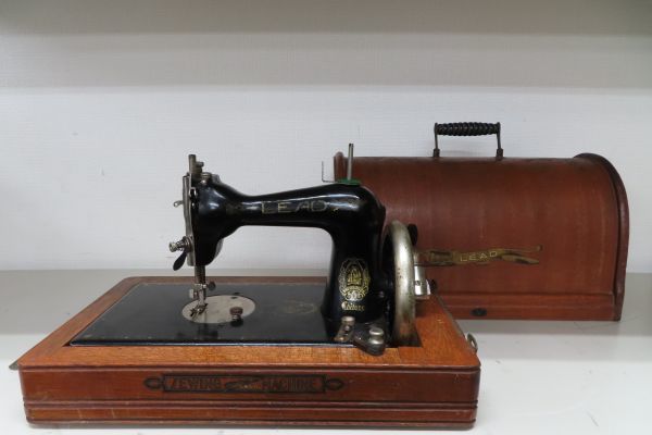 【傷や汚れあり】RHYTHM リズム ミシン The Rhythm Sewing Machine ハンドクラフト 手工芸 アンティークミシン ...