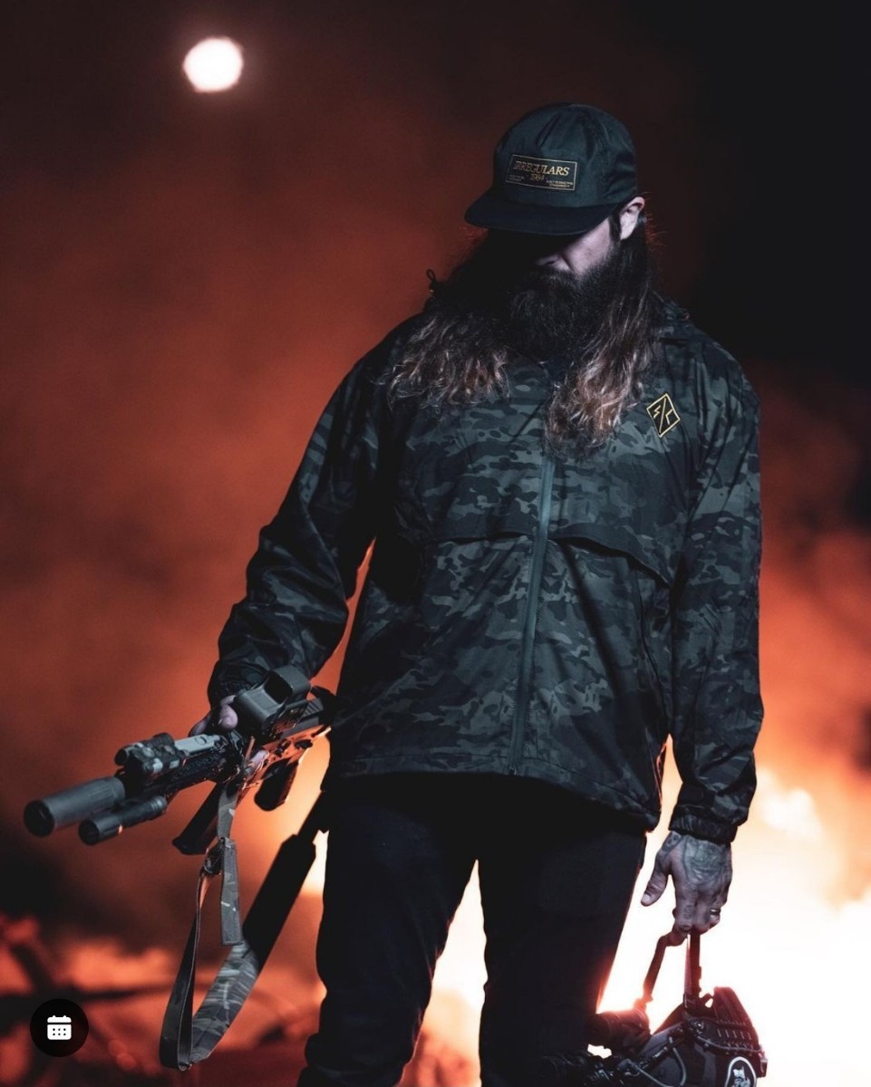 【未使用に近い】実物 QILO tactical x SC Irregulars ウィンドブレーカー マルチカムブラック Sサイズ Slade ...