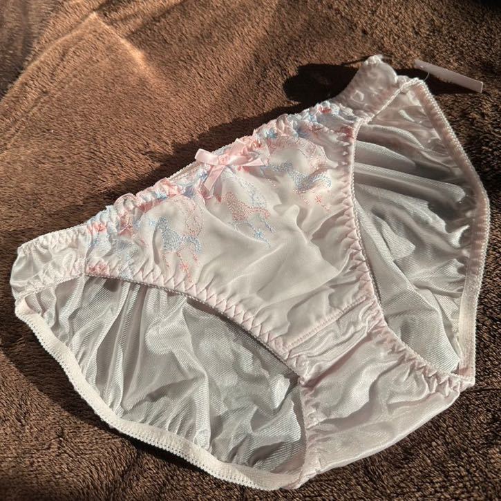 【未使用】セーラームーンみたい？ 可愛い猫ちゃん＆お月様柄の可愛いぱんつ（リボン付）ピンク×水色 匿名配送 ロリ 萌え 刺繍 お揃いも出品中 ...