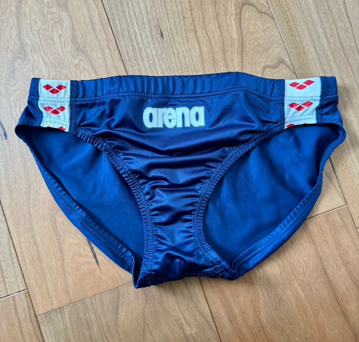 【未使用に近い】【美品・レア】arena / 初期NUX リミック / 映画ウォーターボーイズ / ARN-V4511 / ネイビー / Lサイズ / 超光沢 / 競パン 競泳水着の落札情報 ...