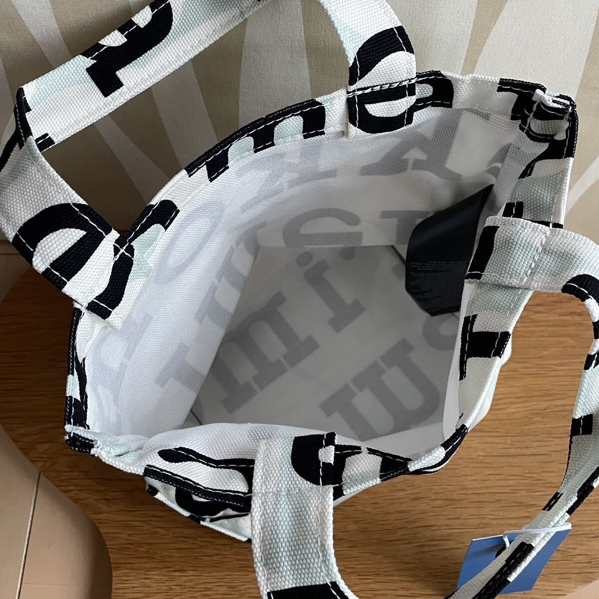 【未使用】新品 marimekko Pieni Ahkera Unikko Logo マリメッコ ピエニ ウニッコ ロゴ トートバッグの落札 ...