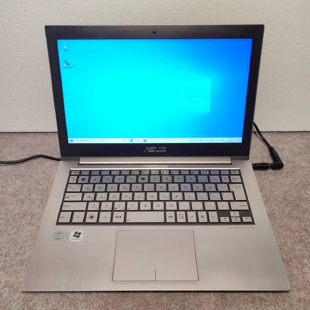 【傷や汚れあり】【3】ASUS UX31E / Windows10 / Core i7 2677M / メモリ4GB / SSD120GB ...