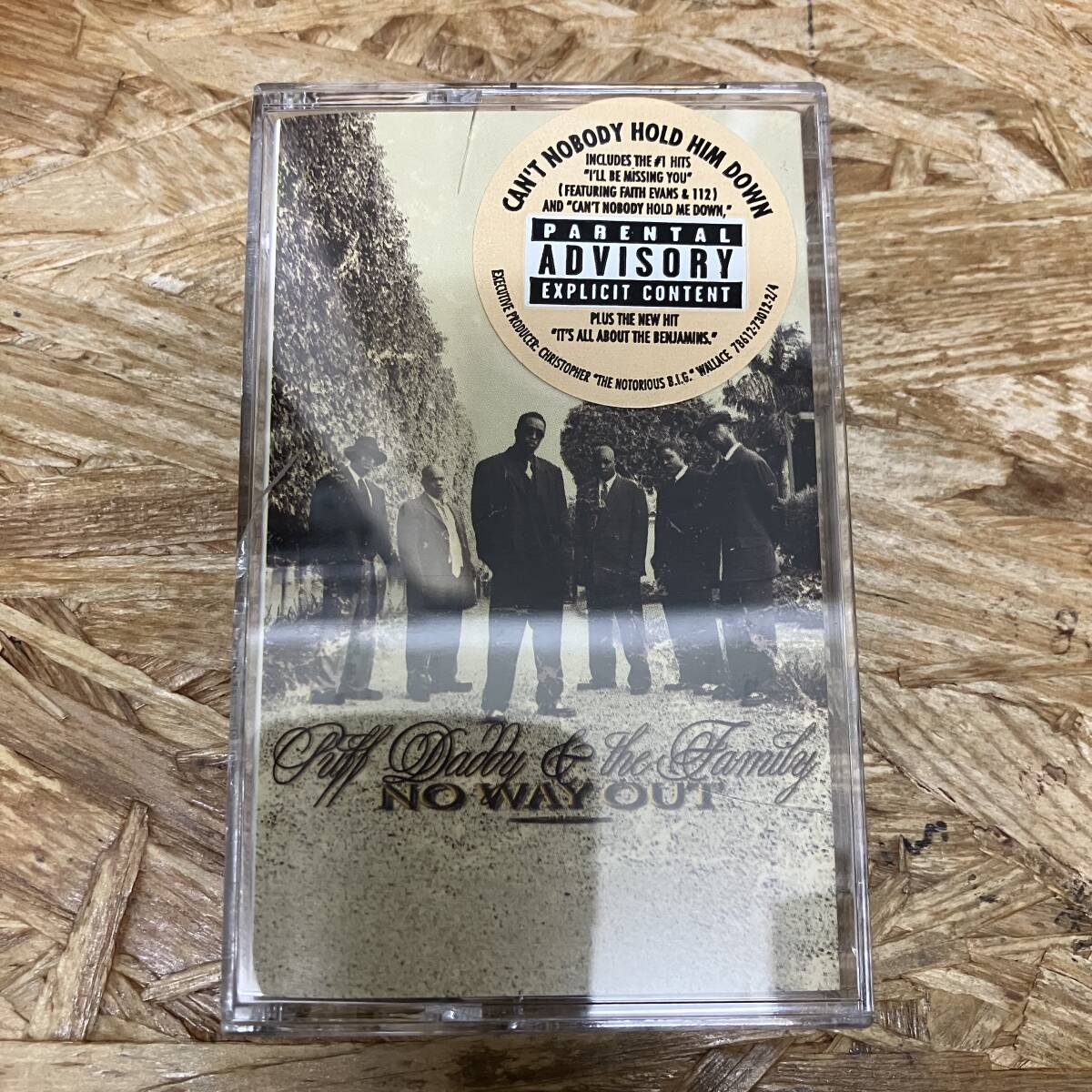 【傷や汚れあり】シ HIPHOP,R&B PUFF DADDY & THE FAMILY - NO WAY OUT アルバム TAPE 中古品 ...