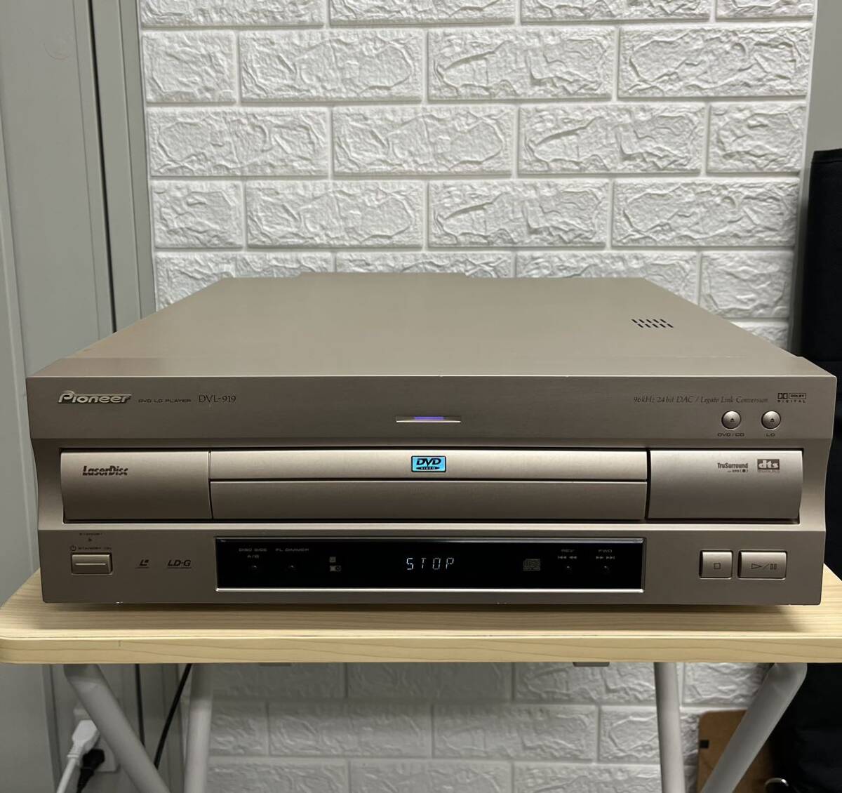 【目立った傷や汚れなし】Pioneer DVL-919 DVD/LDコンパチブルプレーヤー 8cmCD対応 レーザーディスク 中古オーディオ機器 通電確認済みの落札情報詳細 - ヤフオク落札 ...