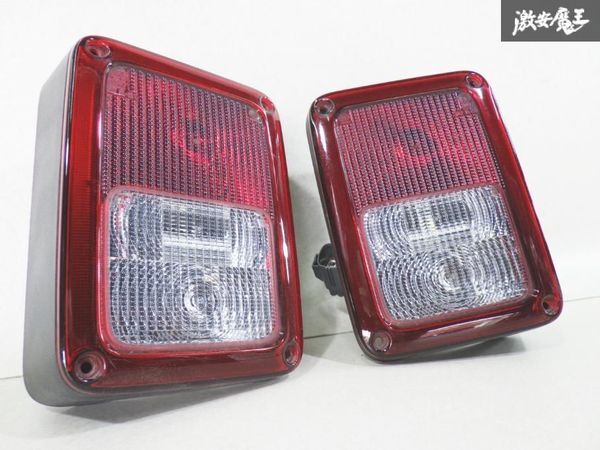 【やや傷や汚れあり】程度良好！！ クライスラー JEEP ジープ JK36 ラングラー テールライト テールランプ 左右 セット ...