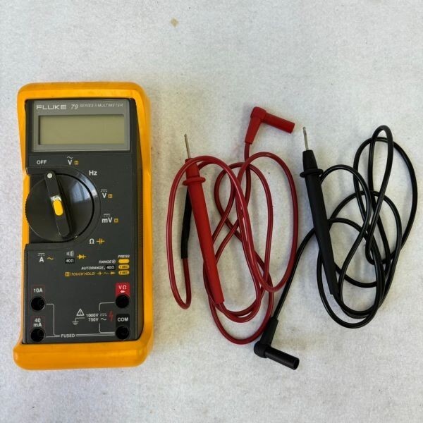 【傷や汚れあり】N218-C4-2192 Fluke 79 Series II Multimeter デジタルマルチメーター カバー付き 通電 ...