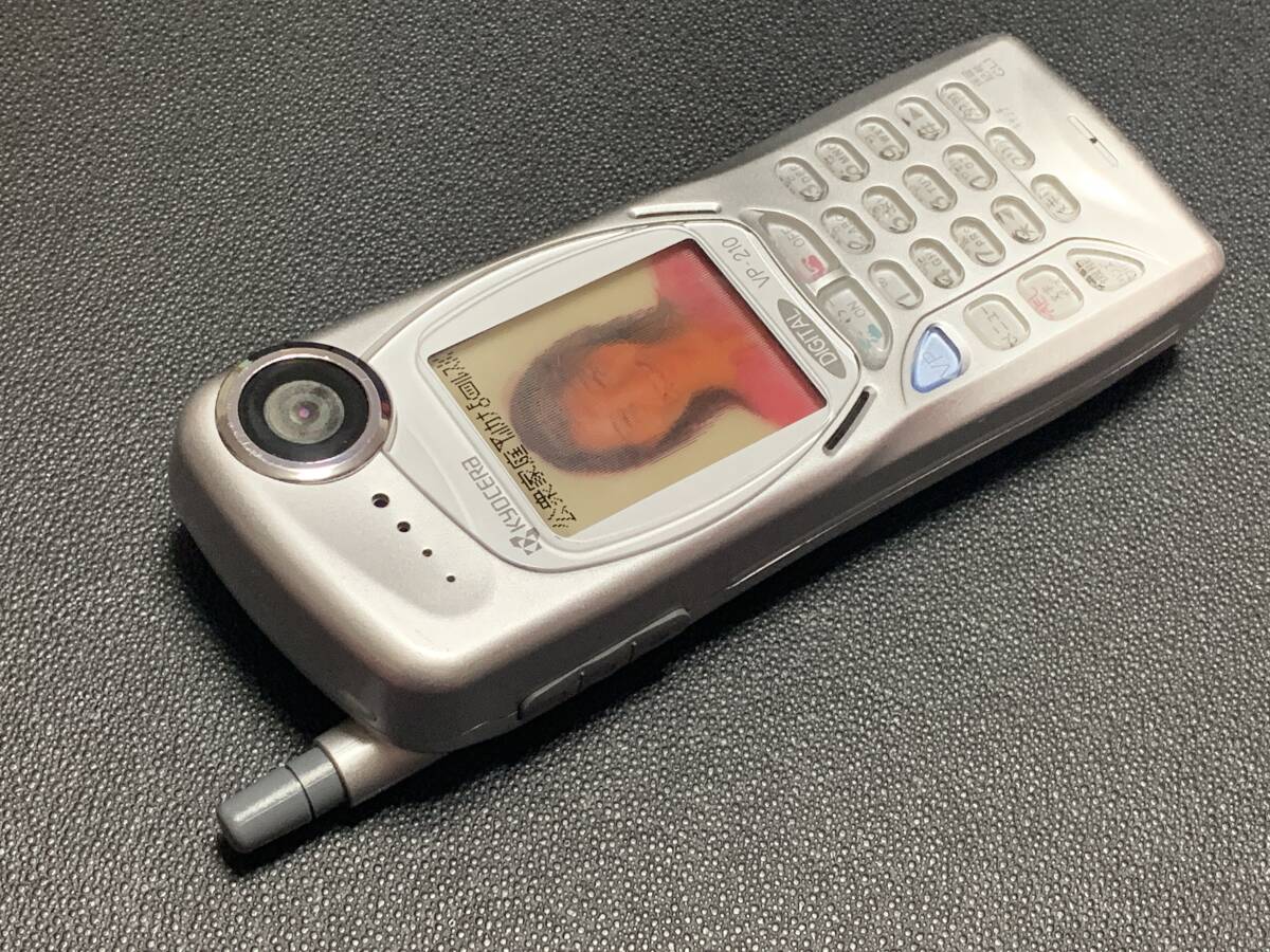 【目立った傷や汚れなし】携帯電話 PHS モックアップ 世界初 カメラ付携帯電話 VP-210 visual phone kyocera ...