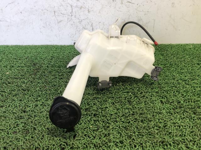 【傷や汚れあり】ヤリス 6AA-MXPH10 ウォッシャータンク 85330-47091 85315-K0040 【即納】 インボイス対応の落札情報詳細 - Yahoo!オークション落札価格 ...