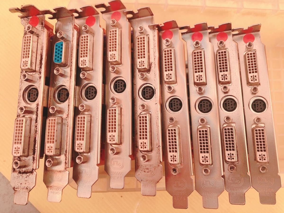 【やや傷や汚れあり】グラフィックカード ATI Radeon HD 2600 XT RV630 256MB DDR3 PCIe 筐体パーツ ...