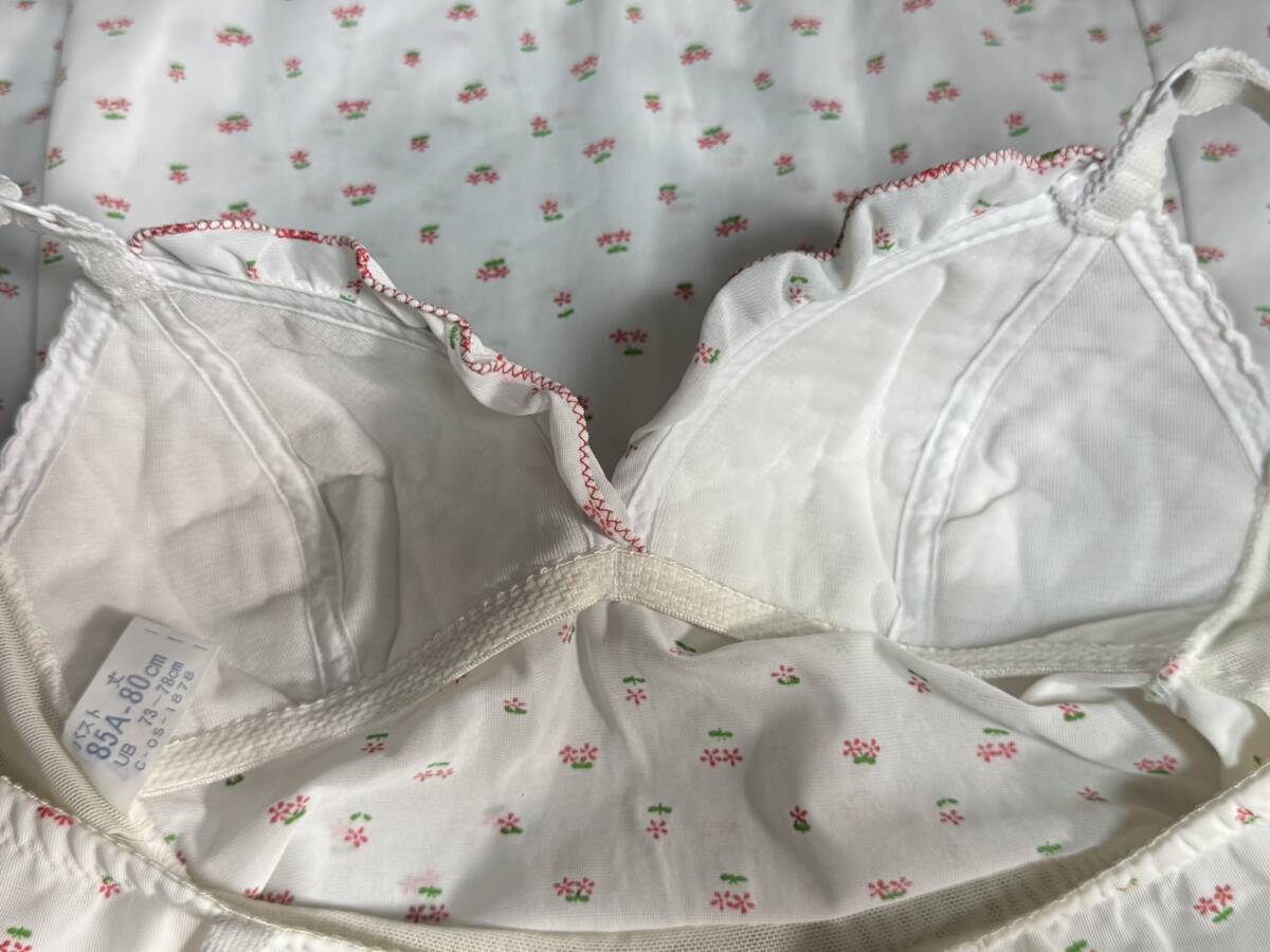 【E5】ワコール A75 丈95 微乳 すべすべ やわらか ブラスリップ オフホワイト 薄ピンク系 ECO エコ品の落札情報詳細 - Yahoo!オークション落札価格検索 オークフリー