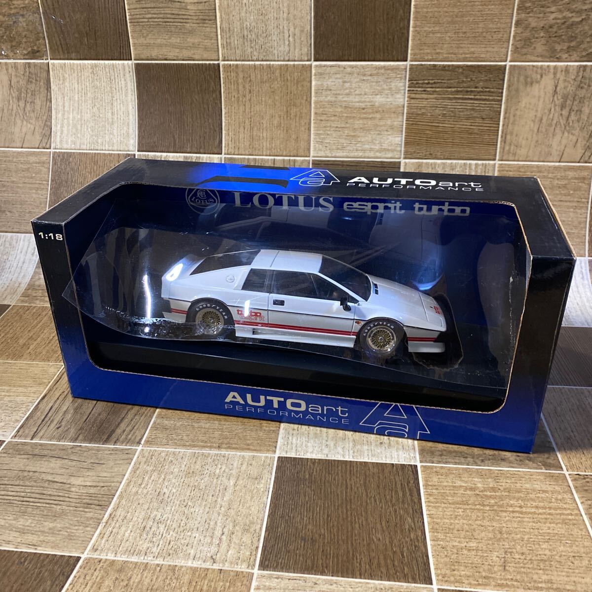 【未使用】AUTOart 1/18 Scale diecast 70062 Lotus Esprit Turbo s2 Whiteの落札情報詳細 - Yahoo!オークション落札価格検索 オークフリー