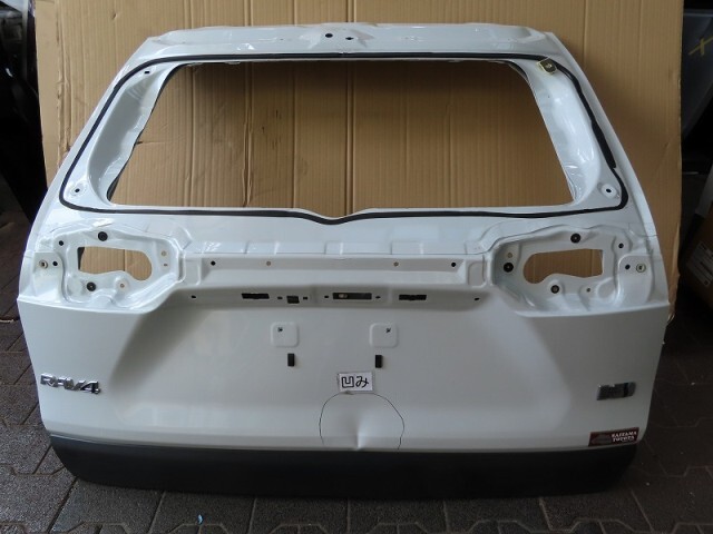 【傷や汚れあり】RAV－4 6BA-MXAA54 バックドア／リアゲート 67005-42650 アルミ パワーゲート 375760の落札情報 ...