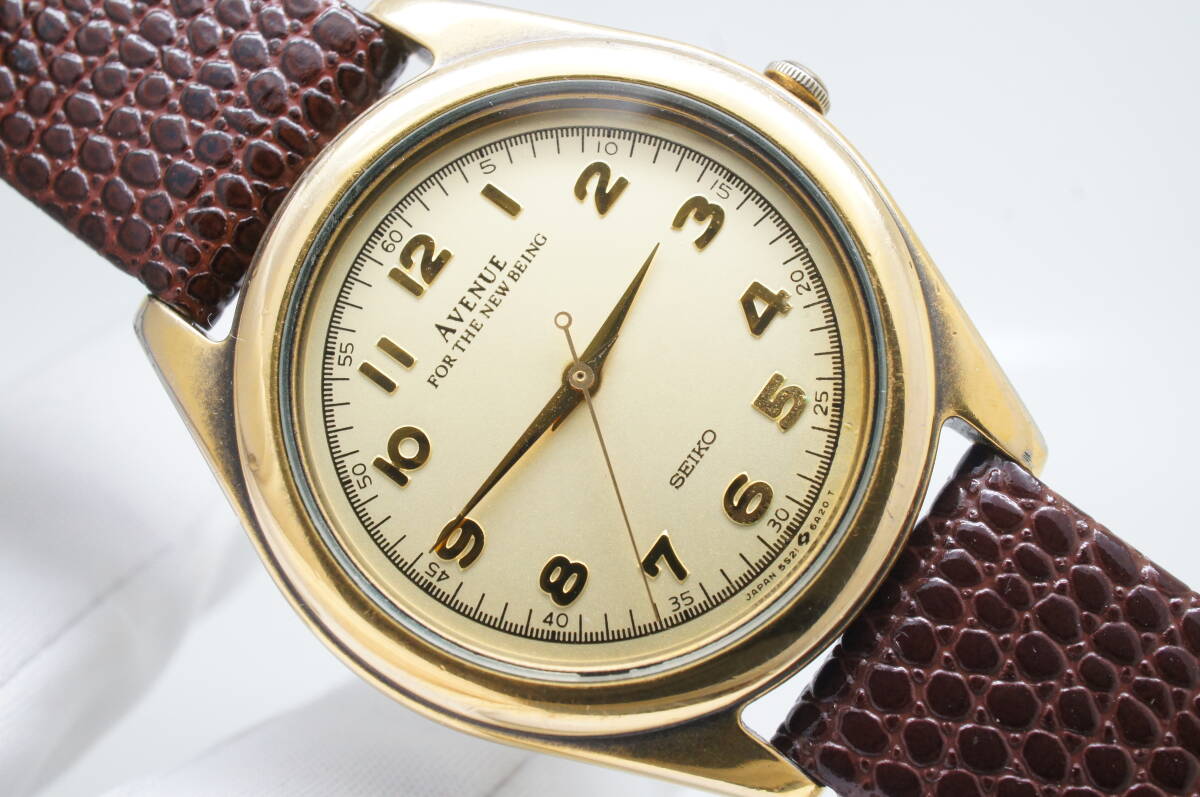 【目立った傷や汚れなし】K46 作動良好 美品 SEIKO セイコー Avenue スイープセコンド 5S21-6A30 金文字盤 全アラビア ...