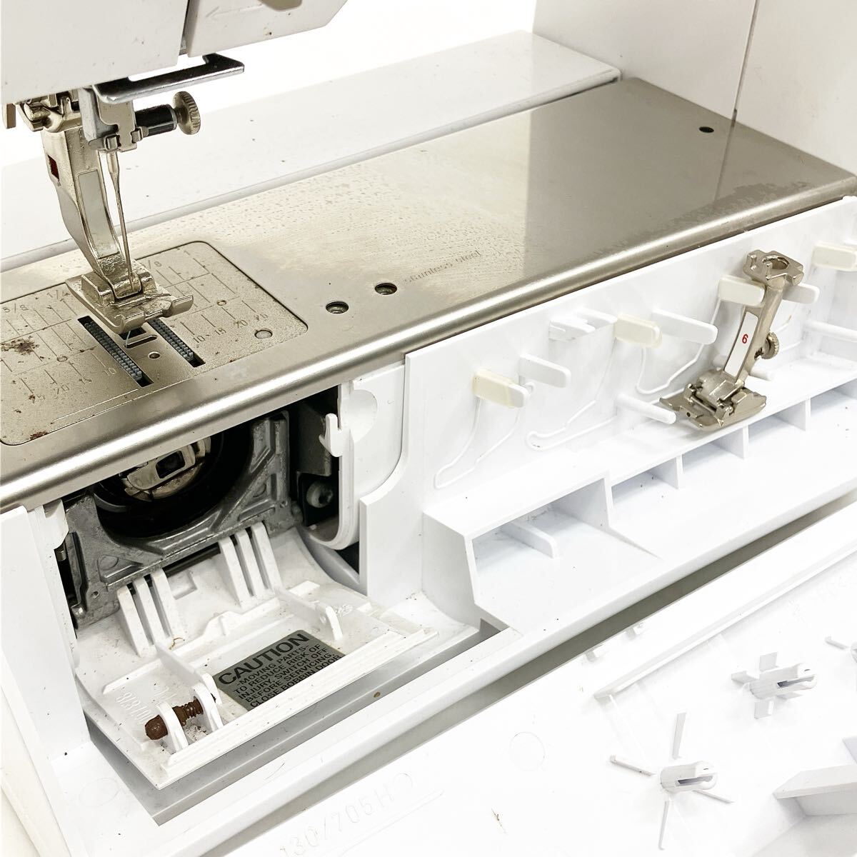 【傷や汚れあり】動作品 BERNINA ベルニナ activa 130 コンピューターミシン 電動ミシン 手芸 裁縫 ハンドクラフト alpひ ...