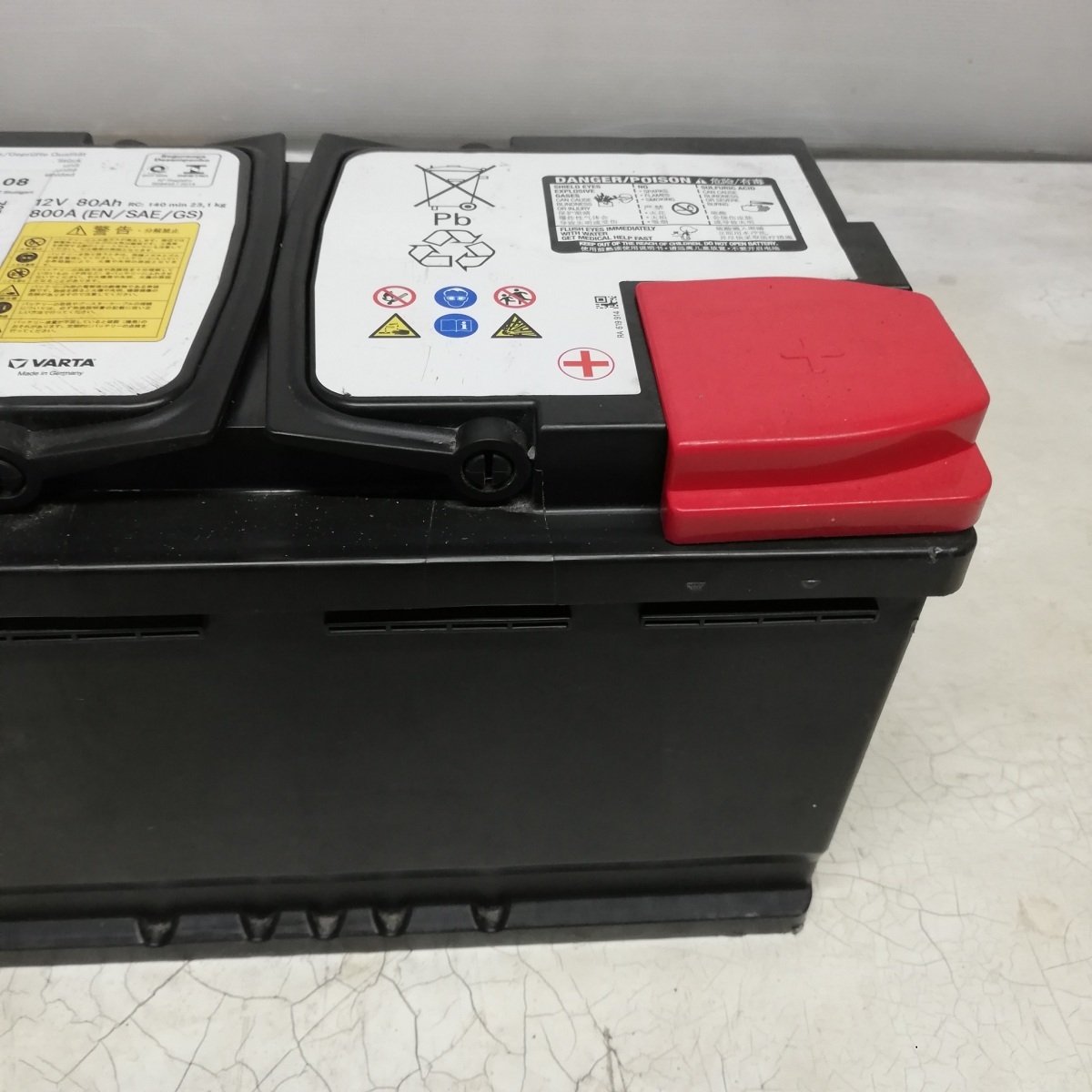 送料無料 バッテリー メルセデスベンツ VARTA 純正 12V 80Ah 800A A001 982 8108 1ケ 車 タイヤカウールの ...