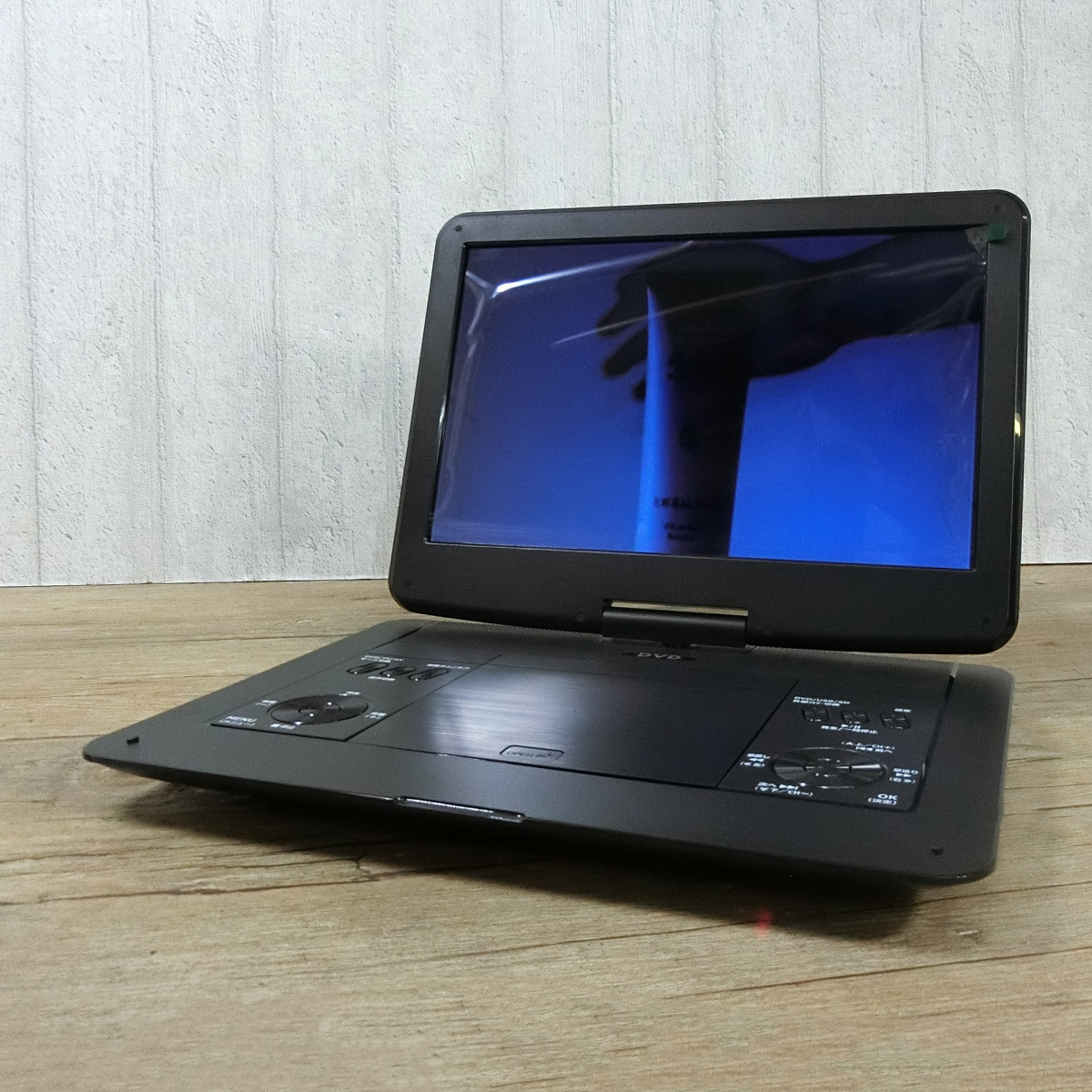 Versos VS-C14Z 14.1インチ 液晶ポータブルDVDプレイヤー ベルソス 白MZの落札情報詳細 - Yahoo!オークション落札 ...