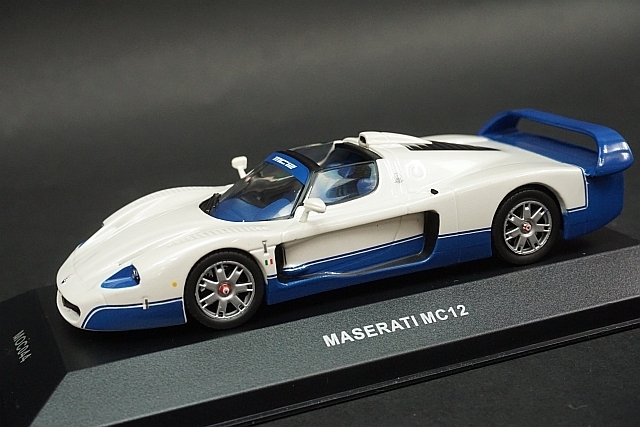 【やや傷や汚れあり】IXO イクソ 1/43 Maserati マセラティ MC12 ホワイトパール/ブルー MOC044の落札情報詳細 - ヤフオク落札価格情報 オークフリー