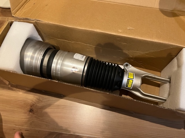 【未使用に近い】ポルシェ パナメーラ 970 G1 14Y-16Y 後期型 PASM 左 前 フロント エアサス エアサスペンション エア ...