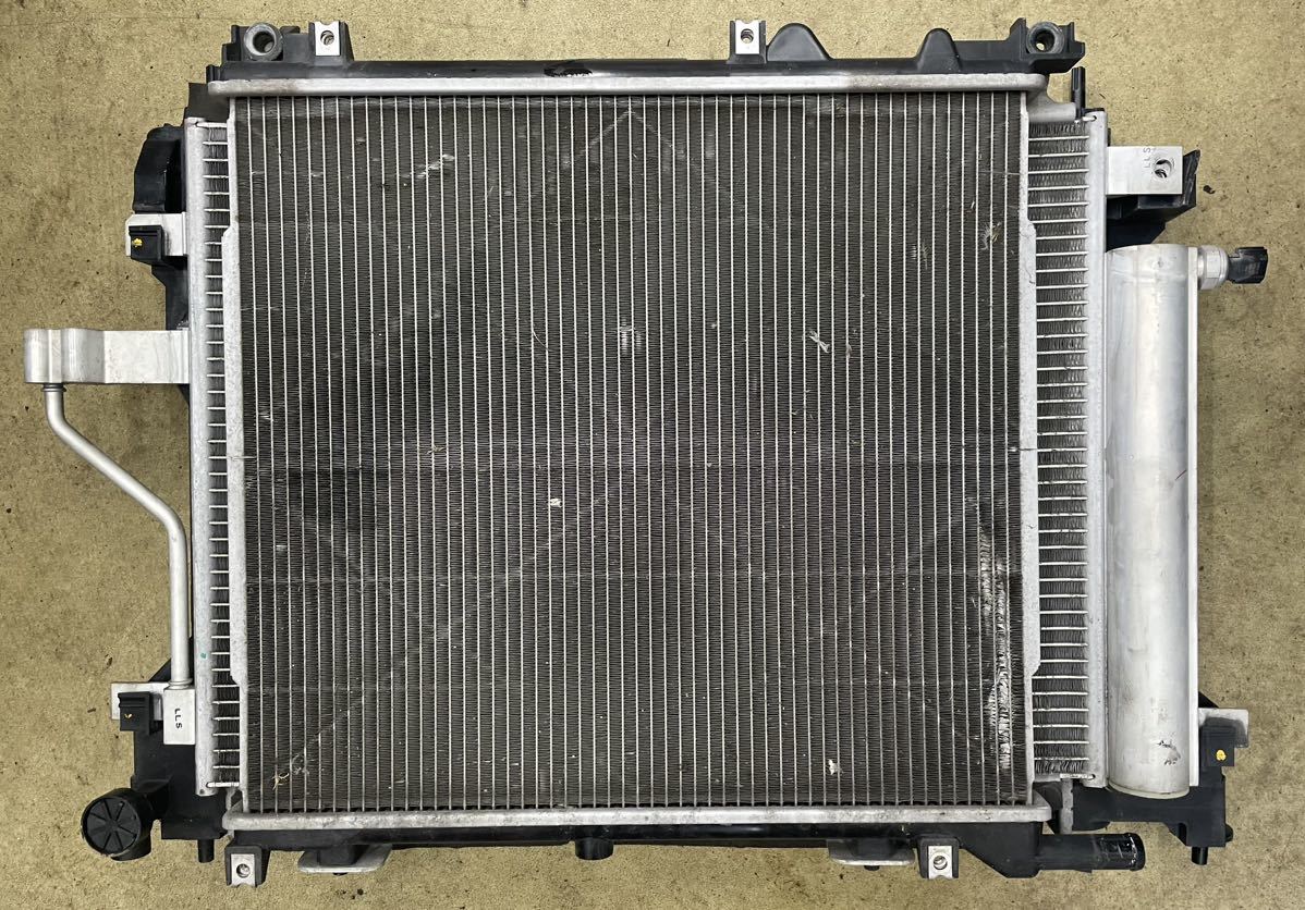 【やや傷や汚れあり】ノート ノートe-POWER eパワー ne12 he12 e12 sne12 ラジエーター サブラジエーター インバーター コンデンサー 純正 21410-5wz1a の ...