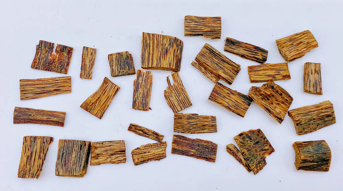 【未使用】★香木伽羅 角割 約4.62g 聞香用/お香/香道具/香道 香木/沈香/伽羅 角割・刻み・姿物 線香/線香立て/香炉/香合 志野流/寺院御用達の落札情報詳細 - ヤフオク落札価格検索 ...