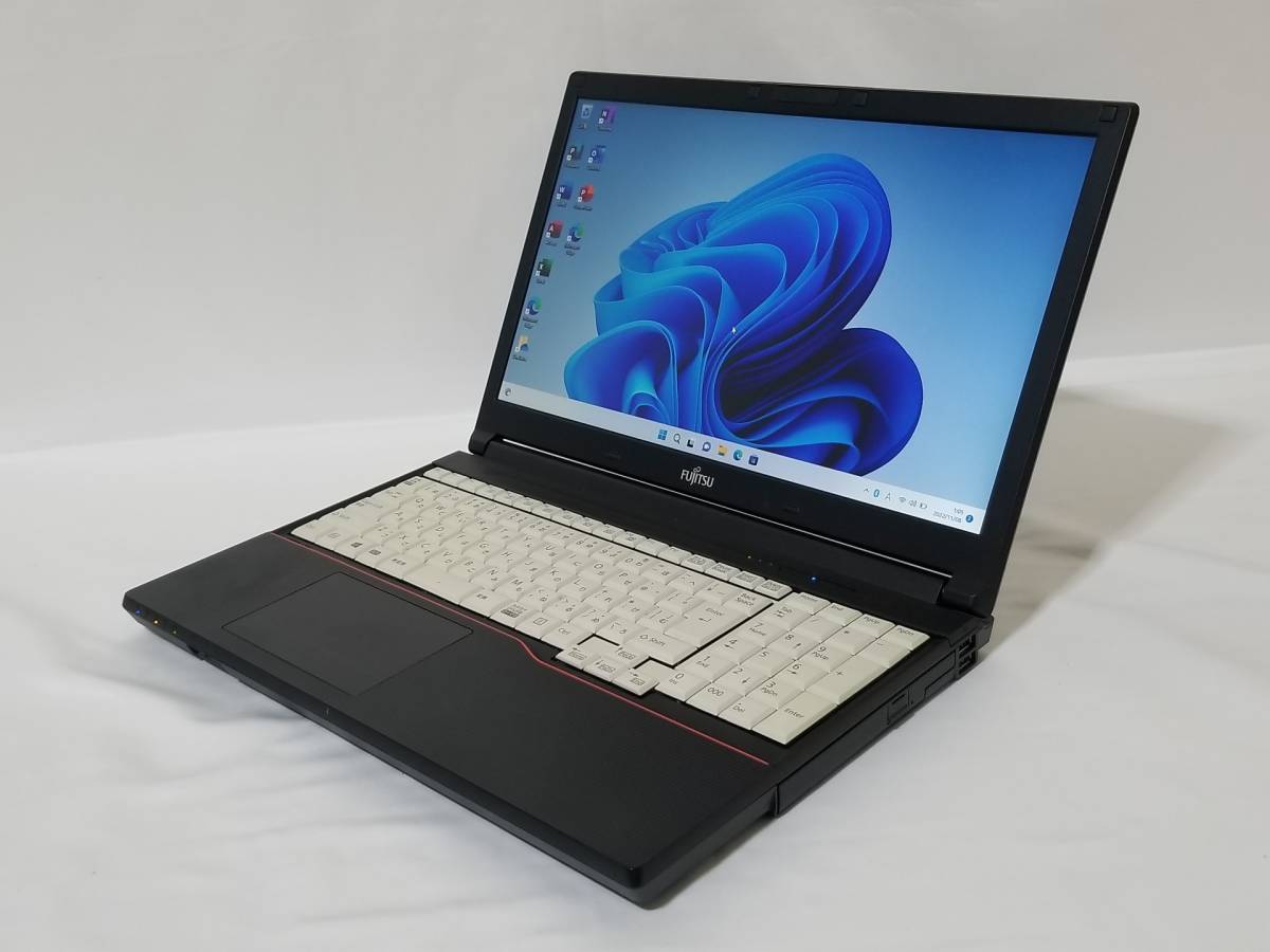 【目立った傷や汚れなし】【爆速新品 SSD240GB】FUJITSU LIFEBOOK A574 Core i3 4000M/メモリ4GB ★windows11★office2021★ 15. ...