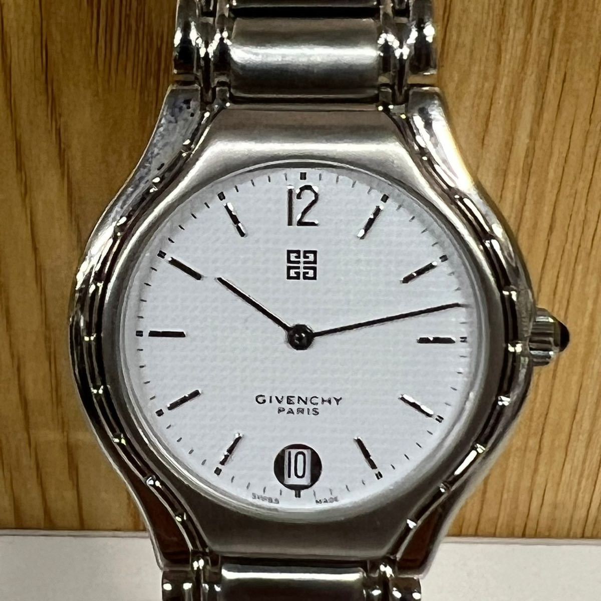 【やや傷や汚れあり】1円~【稼働品】GIVENCHY ジバンシー ジバンシイ REG.MODEL EXPRESSION メンズ腕時計 ラウンド デイト クォーツ QZ SS 箱付の落札情報詳細 ...